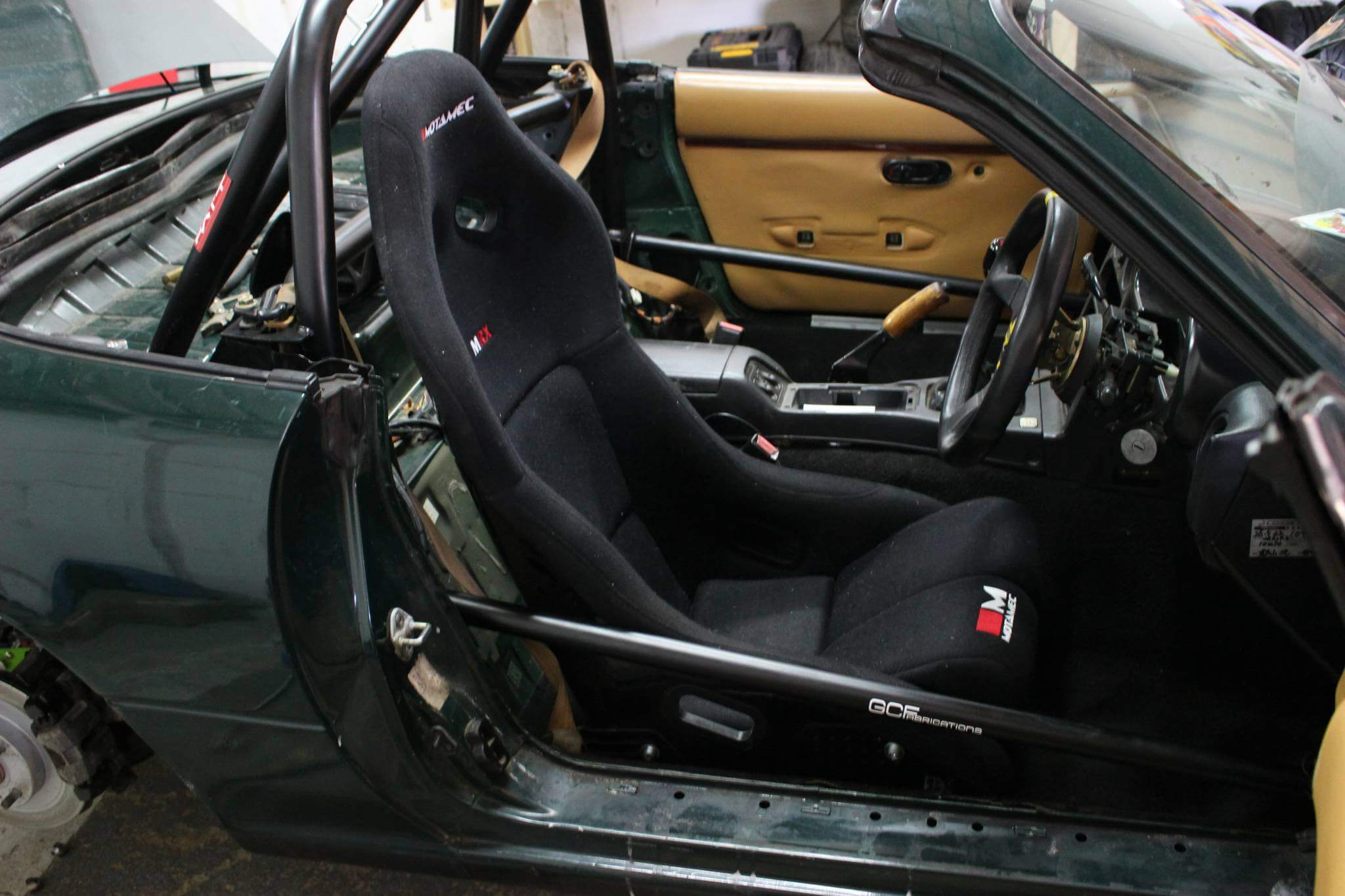 MX5 Motamec MRX Fibreglass Bucket Seat