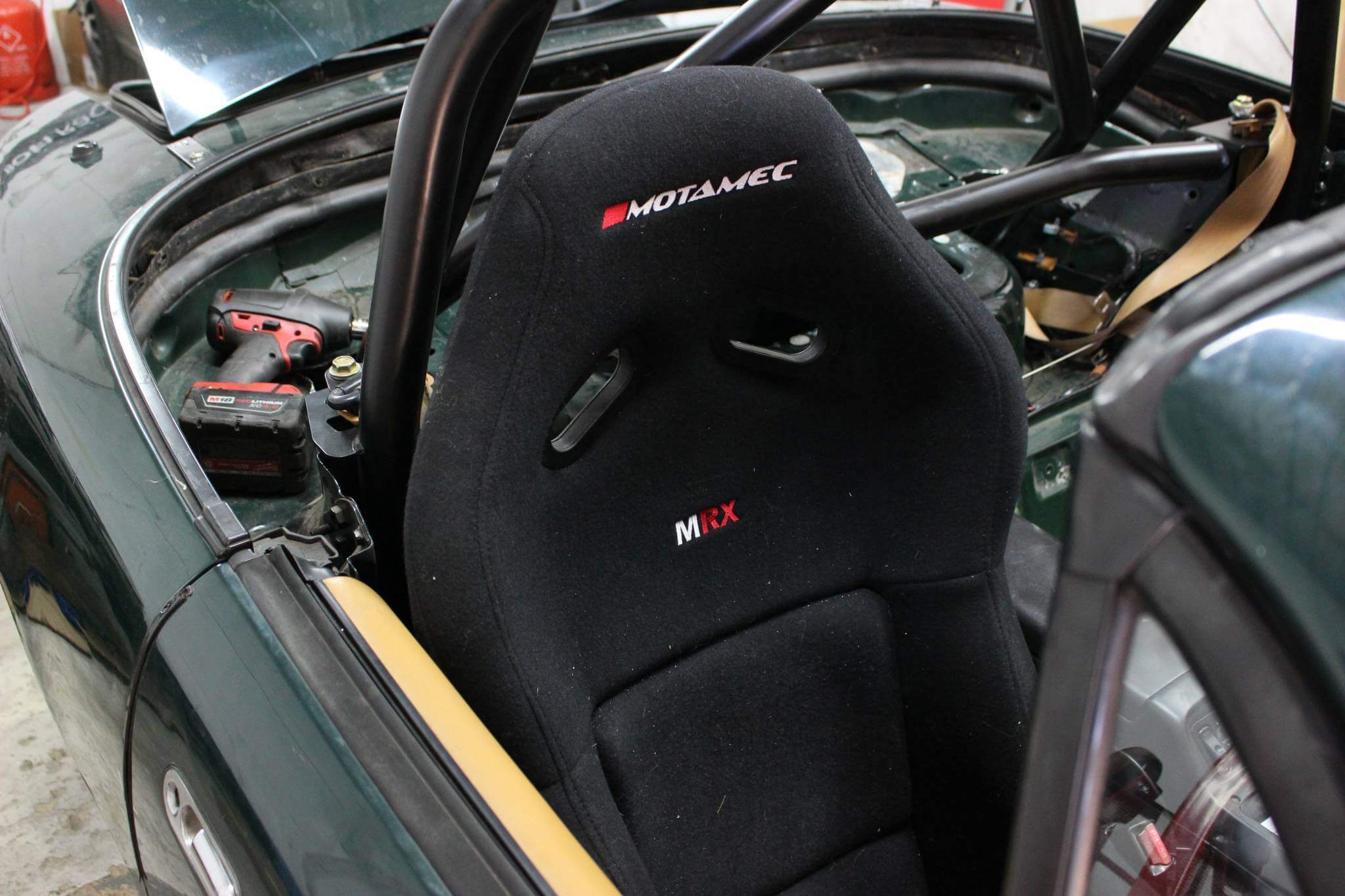 MX5 Motamec MRX Fibreglass Bucket Seat